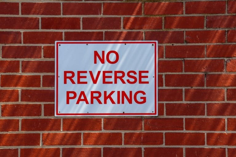 How to Reverse Park a Car: Step-by-Step Guide - Monthly Parking ...